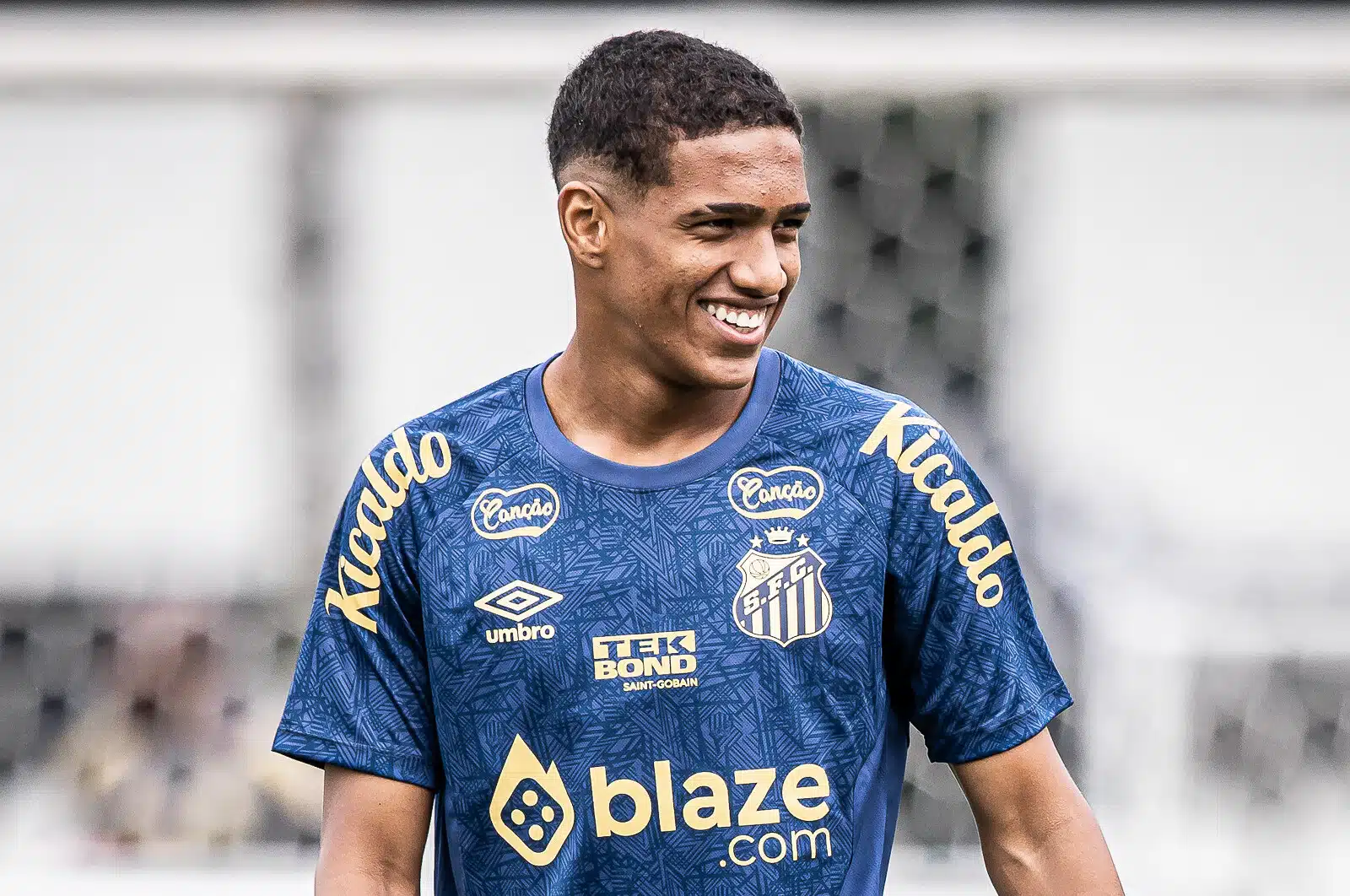 Promessa do Santos surpreende após susto físico e manda recado claro ...