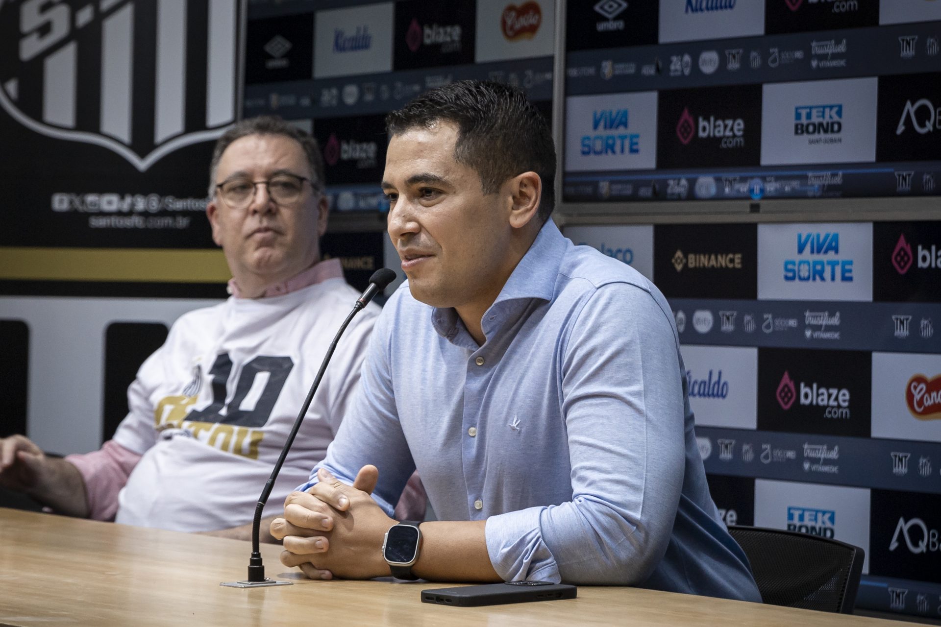 Santos 'bate o martelo' e dispensa 5 jogadores após clássico: "Fora dos planos"