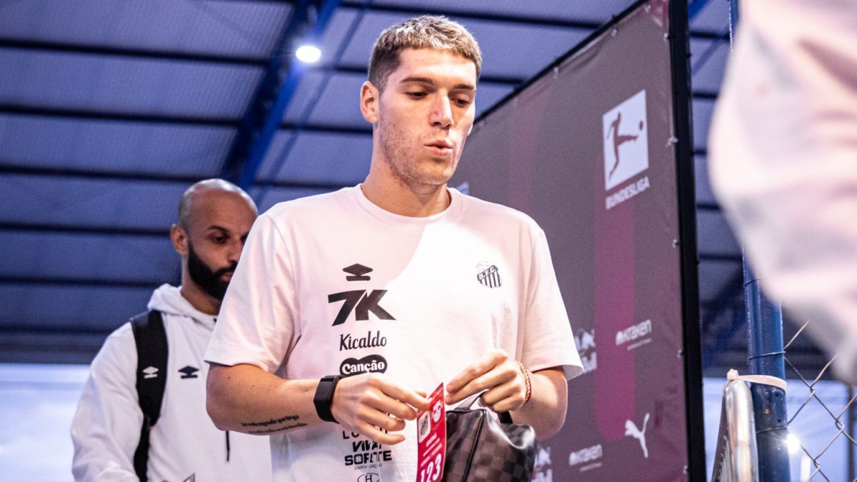 Polêmica no gol da vitória: árbitro atribui tento a goleiro do ...